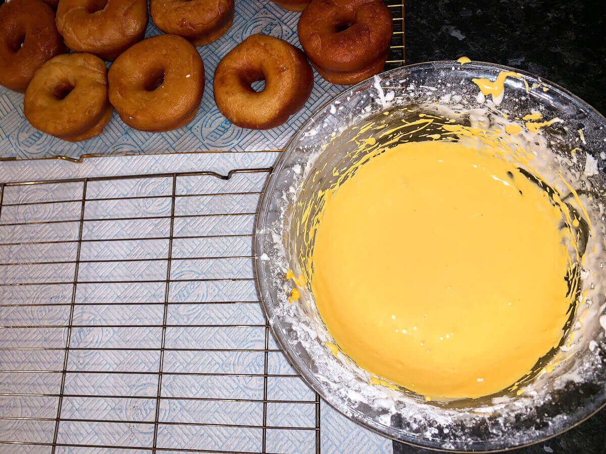 Vegan 'Bumble Bee' Doughnuts | Recipe And Tutorial